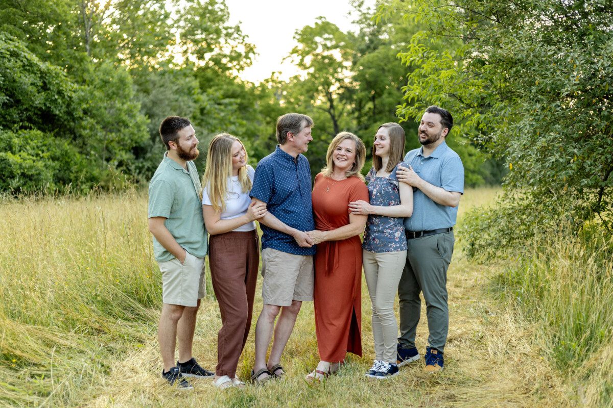 How To Pose for Adult Family Photos | Berks County Photographer ...